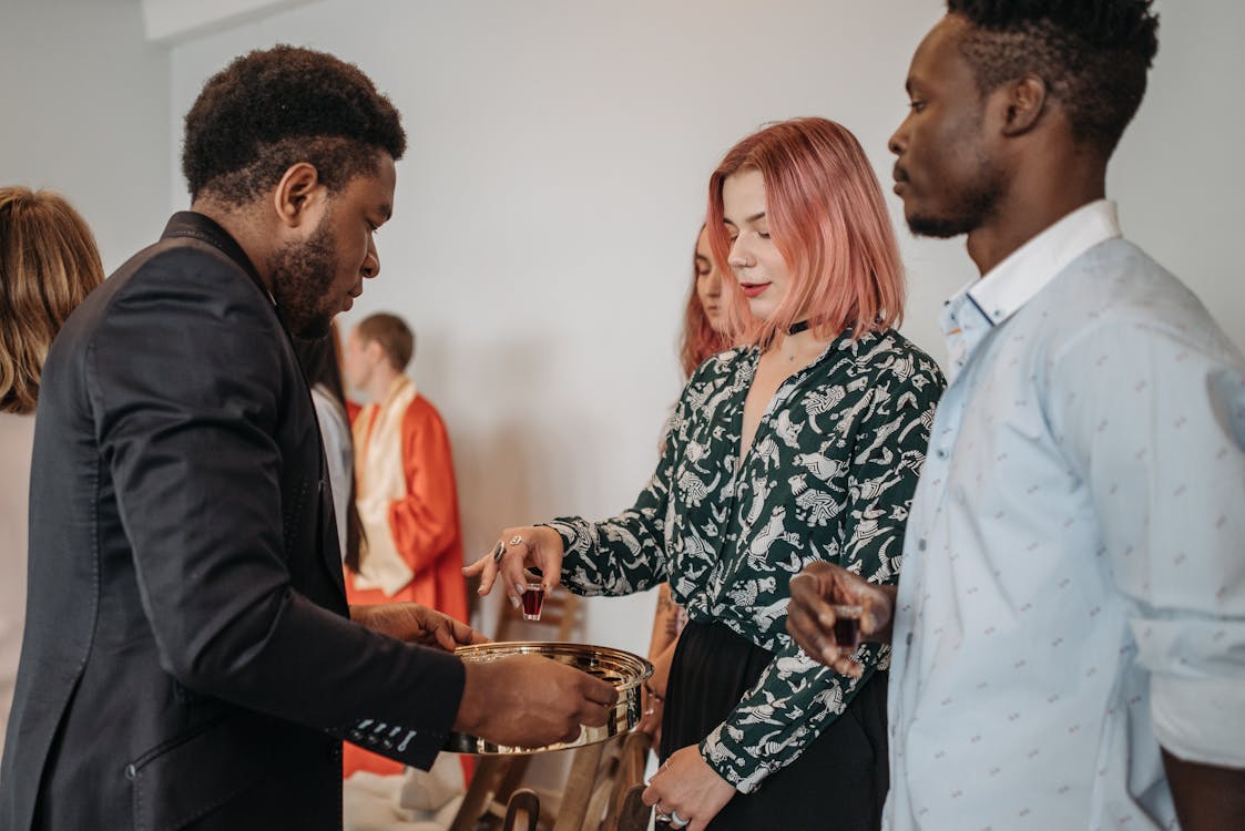 Benefits of Community Connections: Building Social Engagement - Reconnect